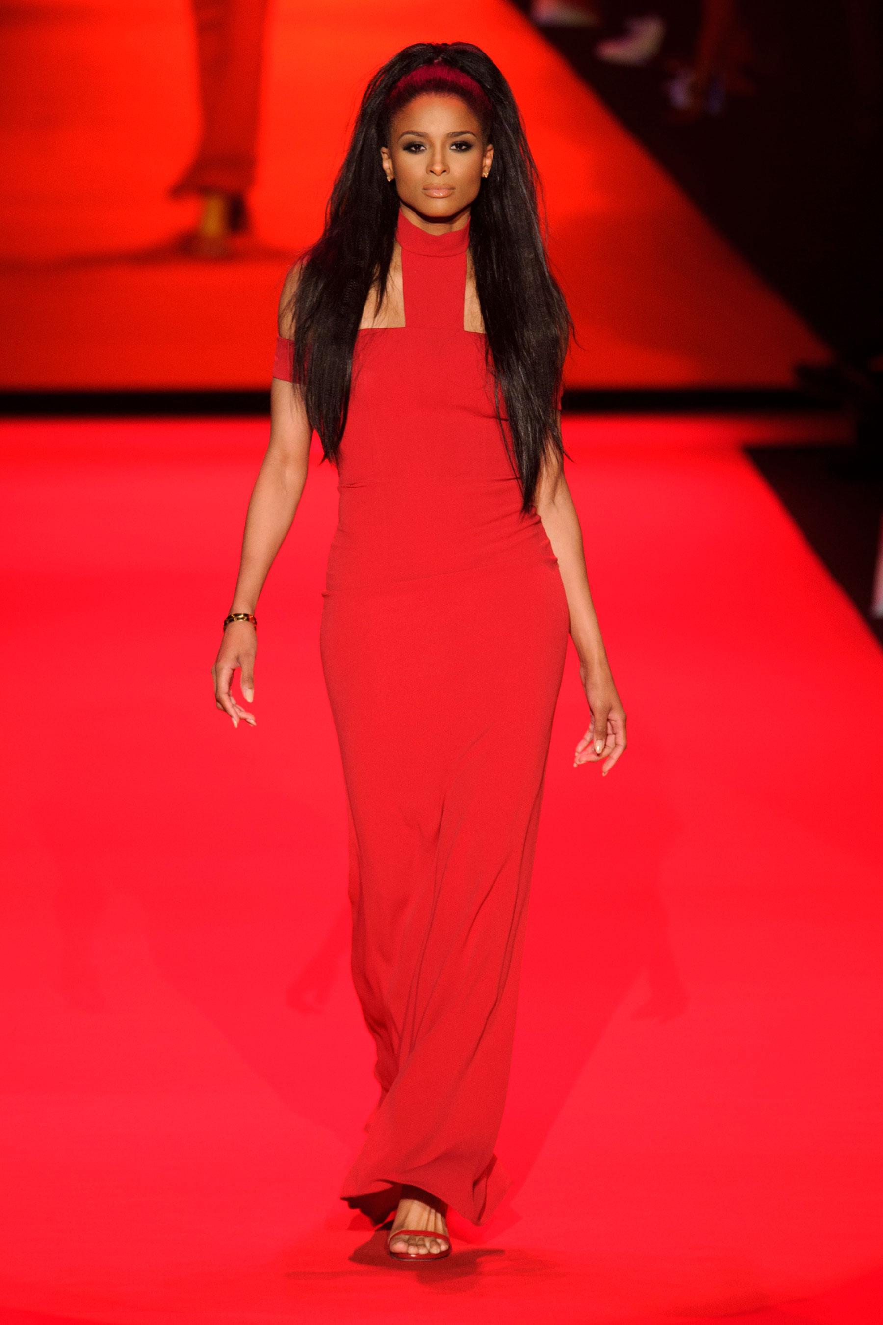 Défilé Red Dress Collection Automne-hiver 2015-2016 Prêt-à-porter ...