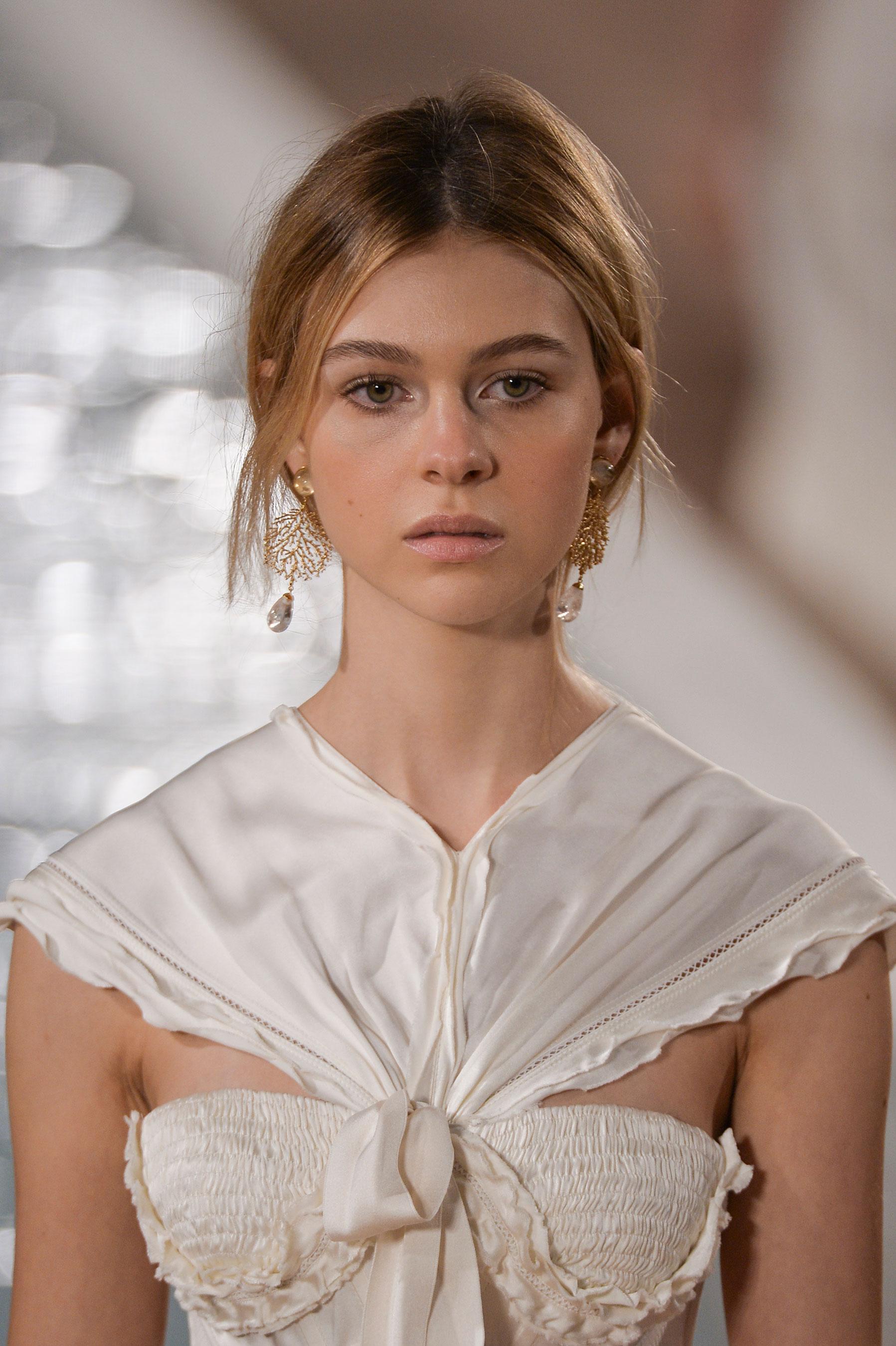 Défilé Balenciaga Printemps-été 2016 Prêt-à-porter - Madame Figaro