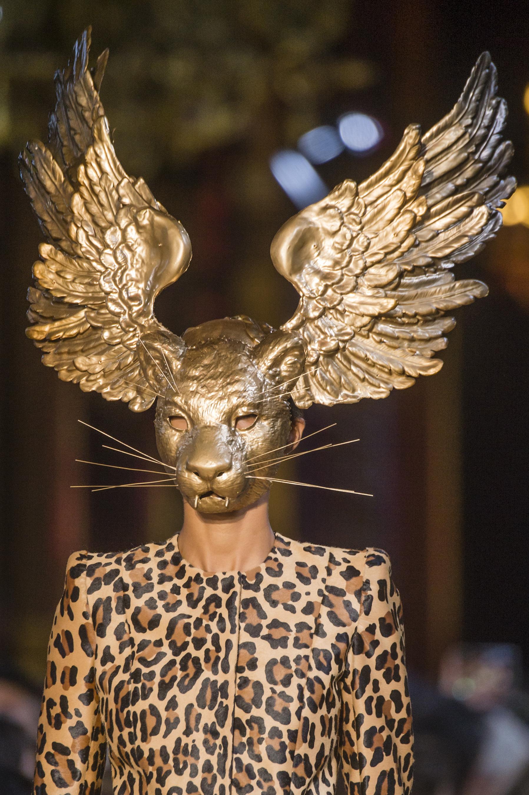 Défilé Schiaparelli automne-hiver 2018-2019 Couture - Madame Figaro