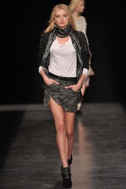 Défilé Isabel Marant Automne-hiver 2009-2010 Prêt-à-porter - Madame Figaro