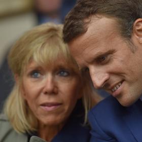 Brigitte et Emmanuel Macron : 10 ans de mariage, de l'ombre à la lumière