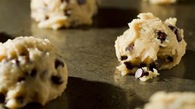 Voici l’astuce imparable pour obtenir des cookies bien bombés et moelleux