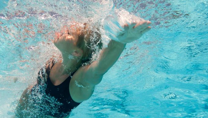 Natation : apprenez à nager le crawl à la perfection