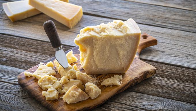 Ne plus confondre parmesan, parmigiano reggiano et grana padano