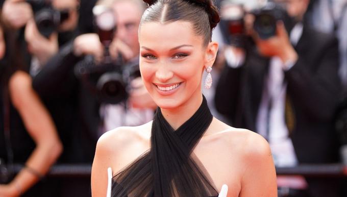 Bella Hadid affiche ses vergetures sur les fesses : la photo de son ...