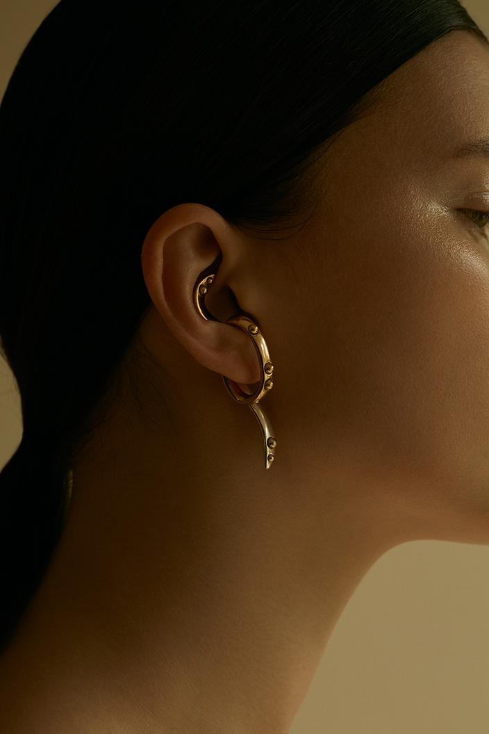 Comment faire évoluer sa ear cuff vers une autre dimension