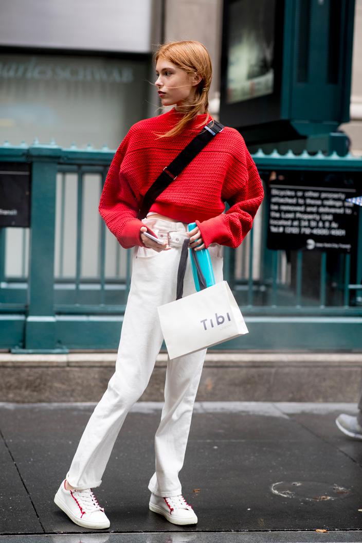 Comment porter du rouge sans en faire trop