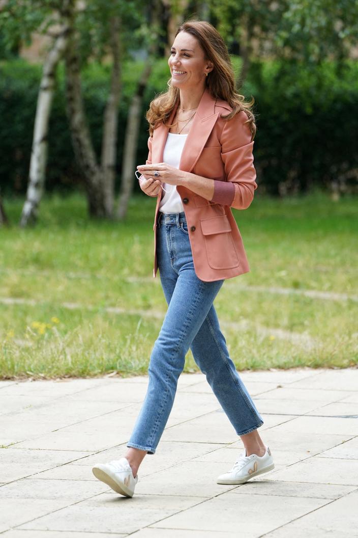 Les baskets Veja de Kate Middleton qui en disent long sur sa vision de ...