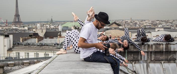 JR et les 40 danseurs sur les toits de l'Opéra