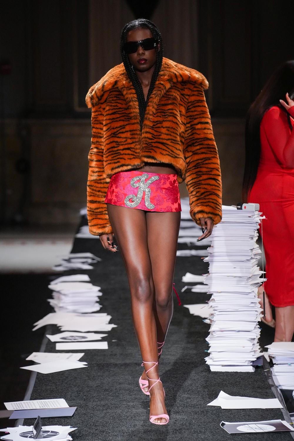 Défilé - Kim shui - Prêt à porter Automne-Hiver 23-24