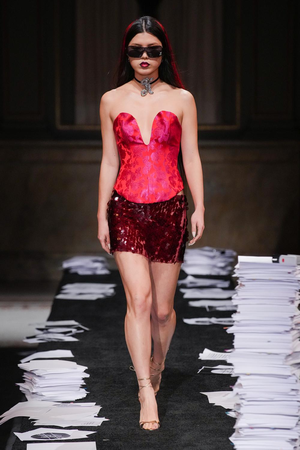 Défilé - Kim shui - Prêt à porter Automne-Hiver 23-24