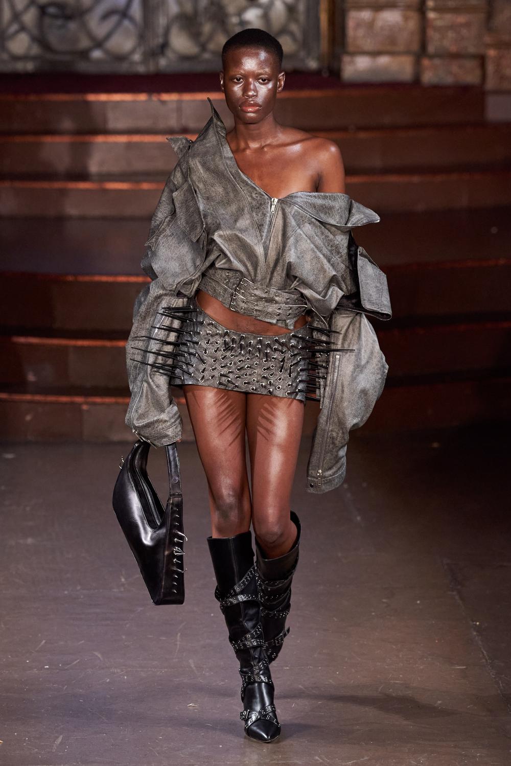 Défilé - Luis de javier - Prêt à porter Automne-Hiver 23-24