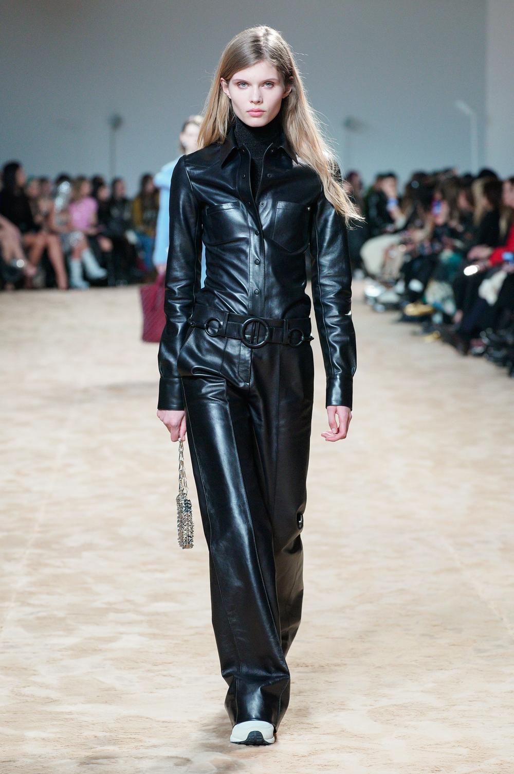 Défilé - Paco rabanne - Prêt à porter Automne-Hiver 23-24
