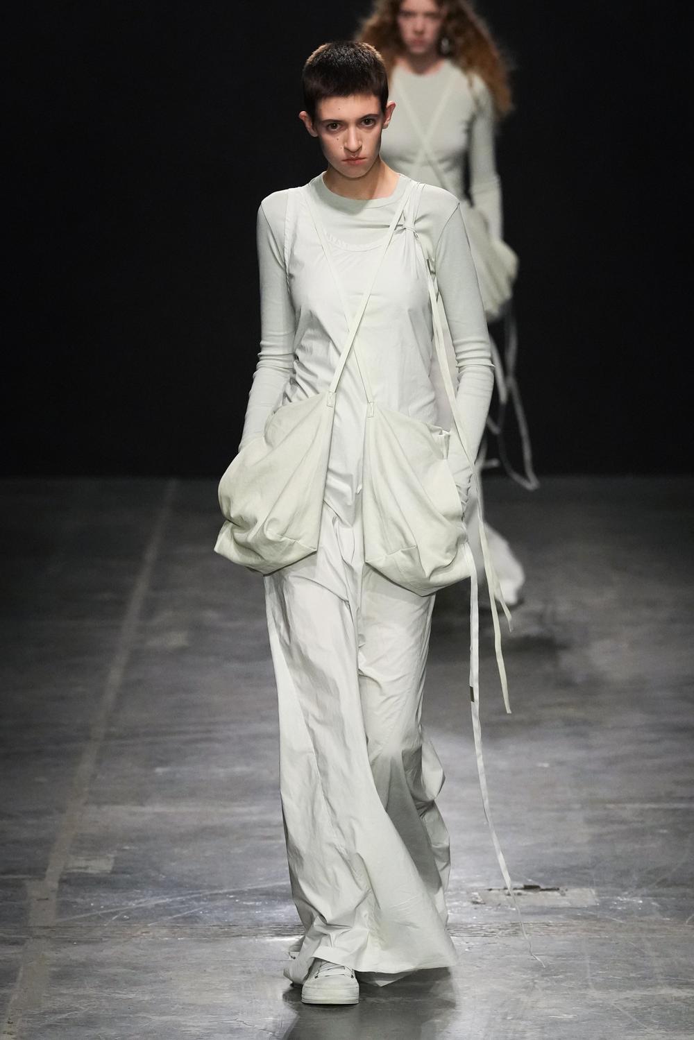 Défilé - Ann demeulemeester - Prêt à porter Printemps-Eté 2023