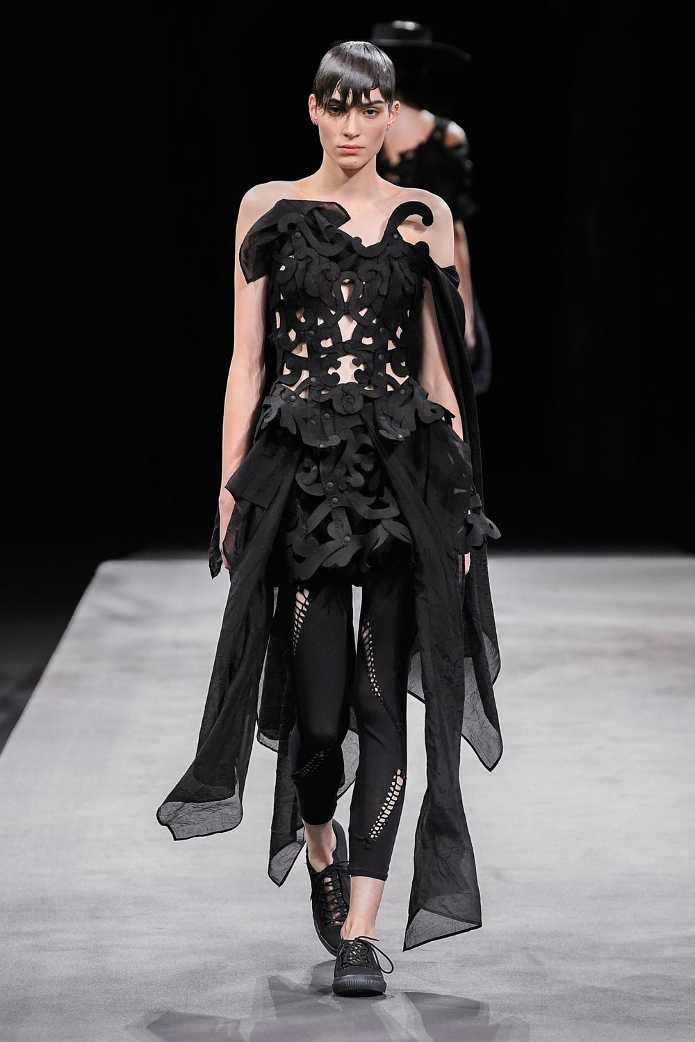 Défilé - Yohji yamamoto - Prêt à porter Printemps-Eté 2023