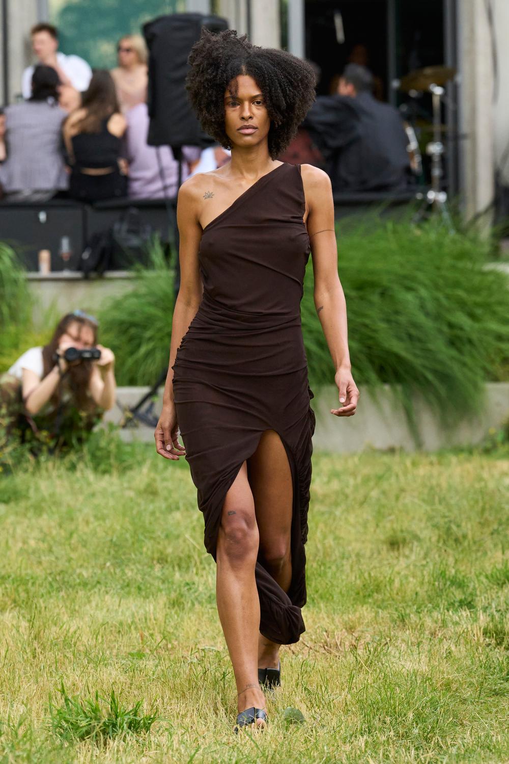 Défilé - Olivia ballard - Prêt à porter Printemps-Eté 2024