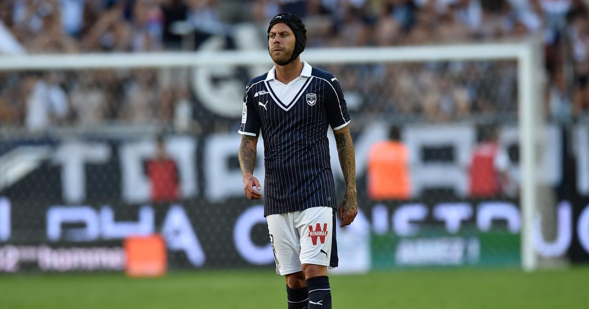 Pour protéger son oreille abîmée, Ménez joue avec un casque de rugbyman