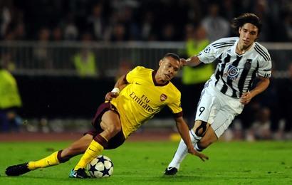 Arsenal trace sa route