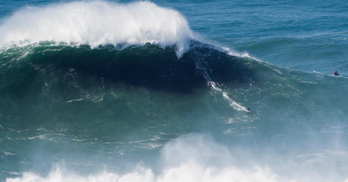 Justine Dupont surfe une vague monstrueuse à Nazaré (vidéo)